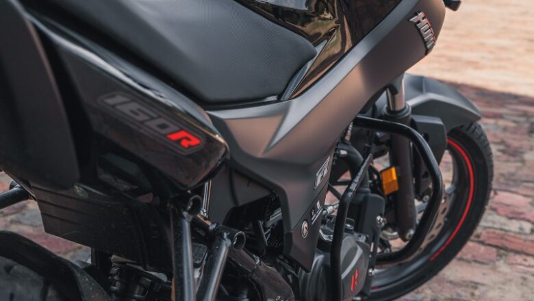 Hero Hunk 160R Black: Exigente Prueba De 1.000 Km - Acelerando