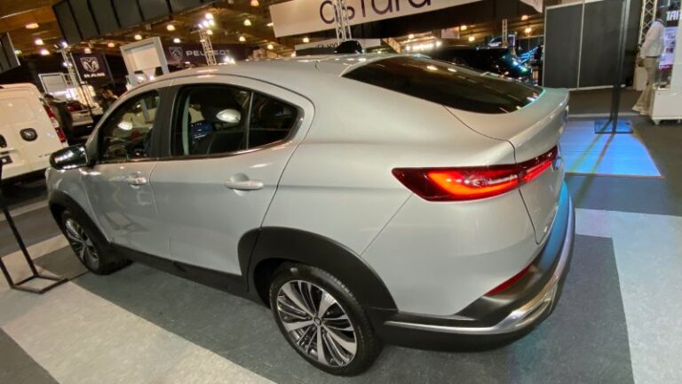 FIAT Fastback: Crossover Que Se Develó En El Salón Del Automóvil ...